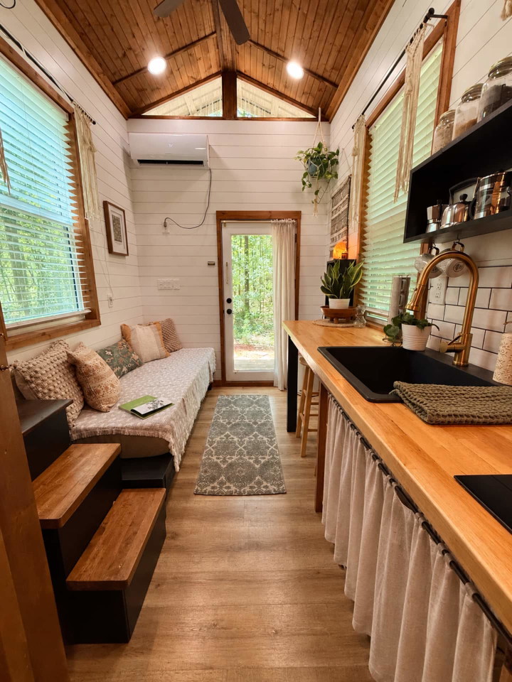 Raja · Tiny Home · 4 Min To Springs - Florida