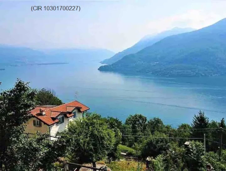 Casa Rosa/the Attic Apt. The Window On The Lake - Lake Maggiore