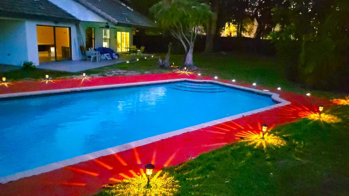 King Suite | Blg Prlvate Backyard W. Pool | 2 Lvrm - Margate, FL