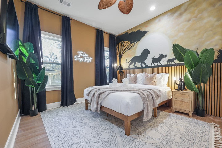 Disney Home | Hot Tub, Game Room, Sleeps 14 - Atlanta