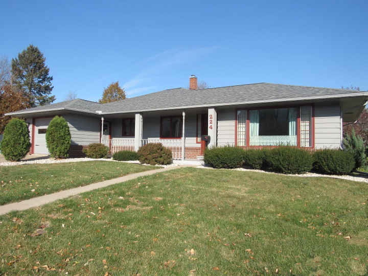 Cottage By Lake Winona - Winona, MN