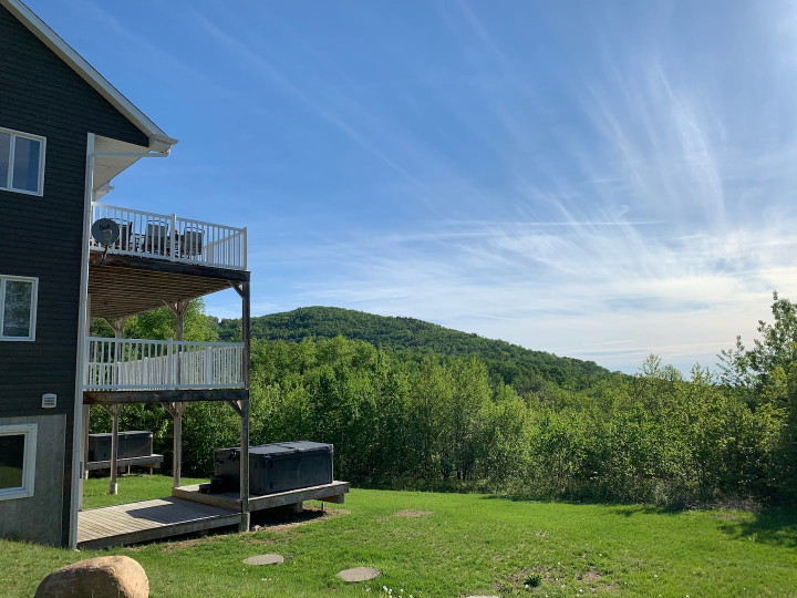 Hôtel à La Maison - L'éveil Du Fleuve, Spa Et Ski - Charlevoix