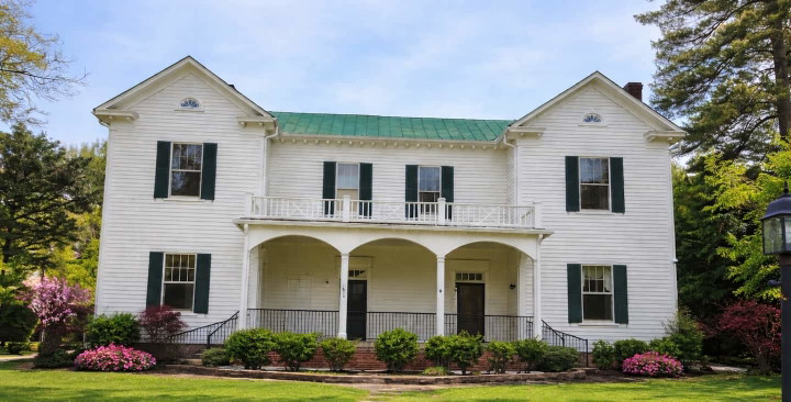 Lucky Rose | Timeless Charm + Modern Comfort - South Boston, VA