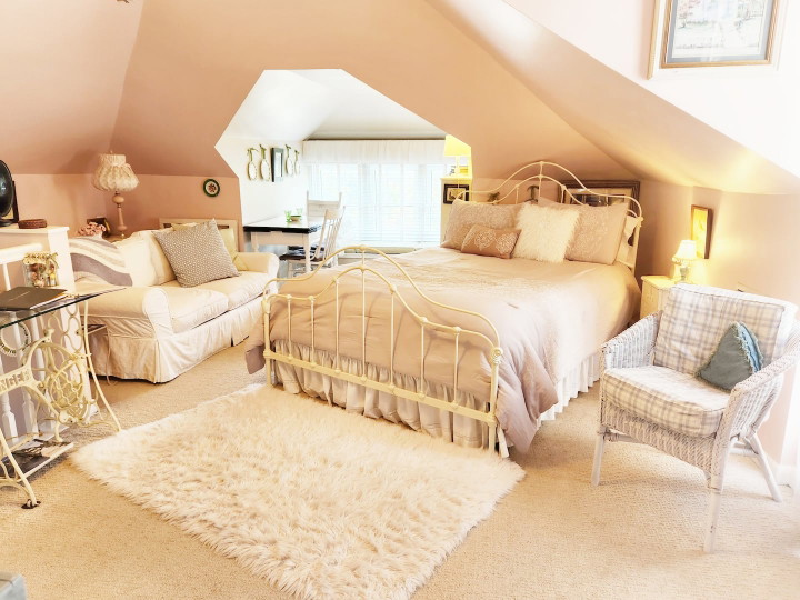 Entire 3rd-floor Suite | Balcony - Harpers Ferry, WV