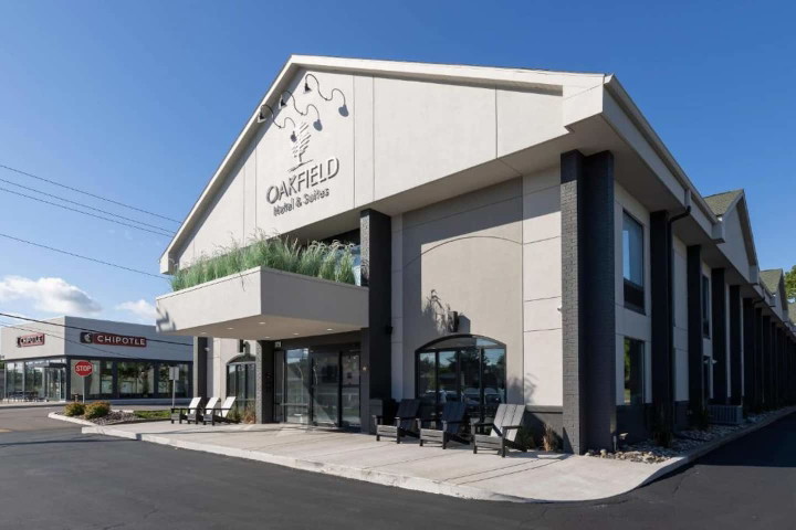 Walk To Whole Foods | Parking + Renovated Rooms - Rochester, NY