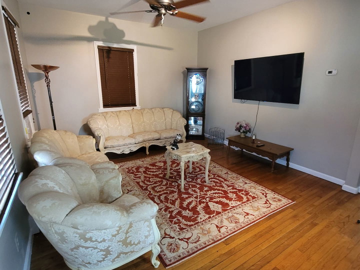 432-spacious 4-bedroom 2 Bath Home Private Parking - Edgewater, NJ