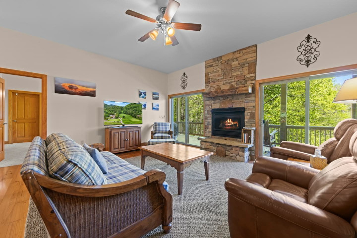 Gran Condominio De Montaña En El Complejo De Golf Cerrado - Cherokee, NC