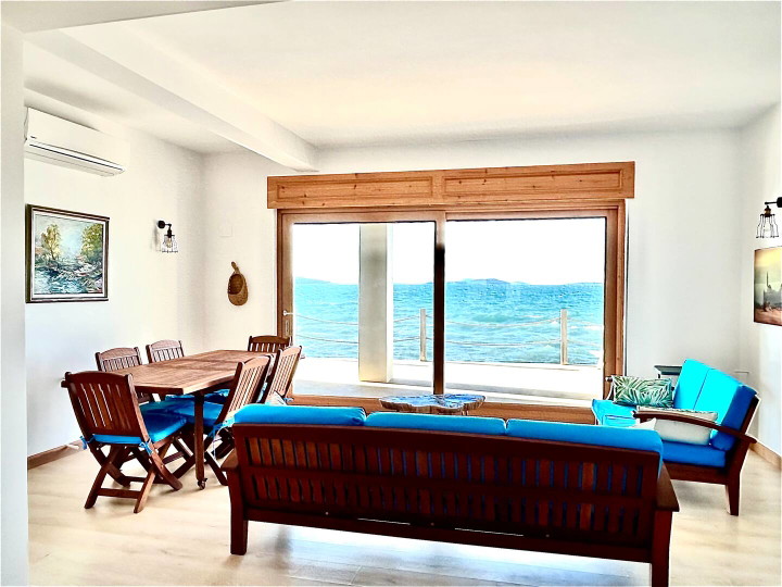 Seafront Stone House With Large Terrace In Urla / All-year-round - Urla