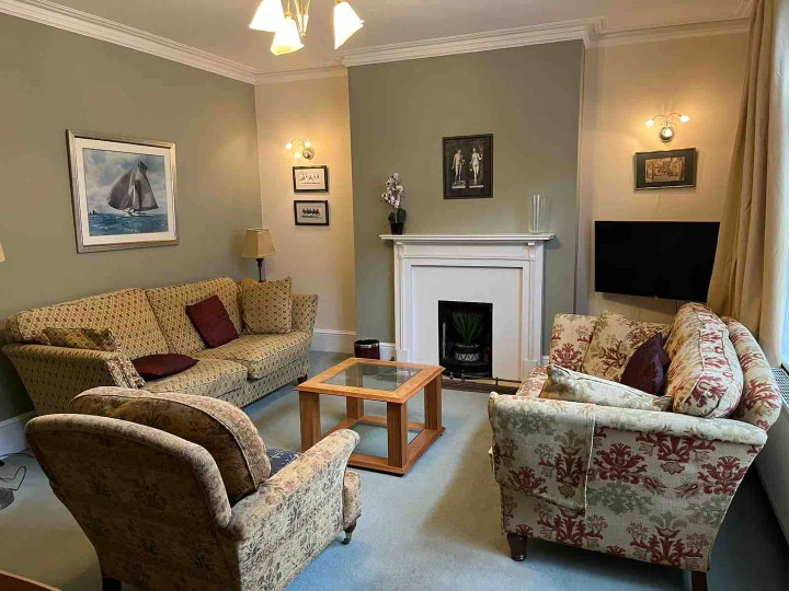 Spacious 2 Bedroom Flat In Central Lyndhurst - Lyndhurst