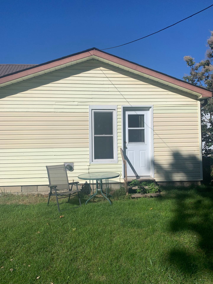 Adorable 1 Bedroom Ecotourism. - Campbellford