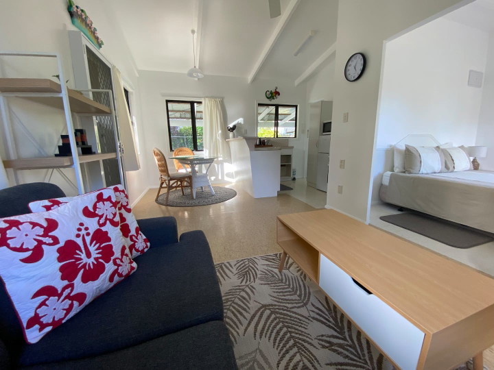 Keanu's Batch - Cozy, Quiet In Heart Of Muri! - Cook Islands