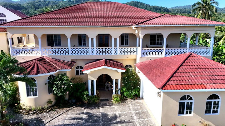Breezy, Ocean View Two-bedroom Apartment - Jamaica