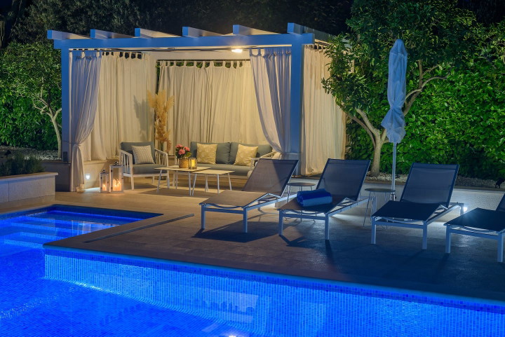 Deluxe 4*apartment Giovanni With Heated Pool - Okrug Gornji
