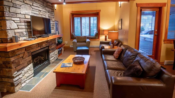 Pinnacle Ridge Chalet 43-103 - Fernie