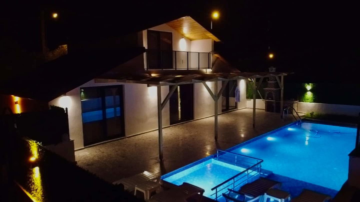 Kent Villas ÖZel Havuzlu 6+2 Kişilik Villa - Demre