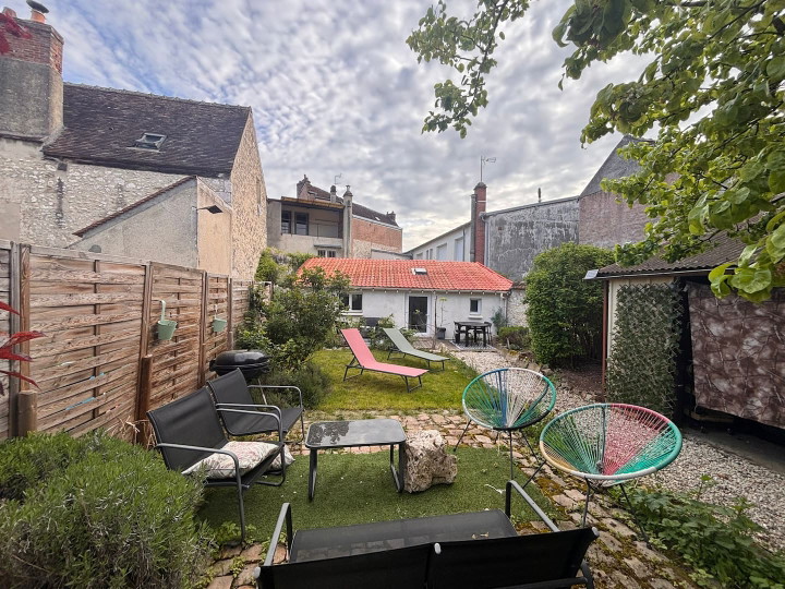 Tiny House Climatisée, Centre Ville, Avec Jardin, - Provins