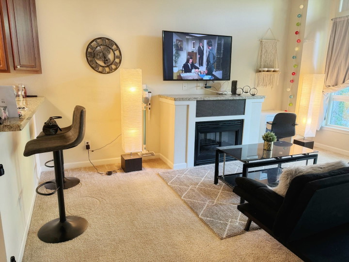Fully Furnished Studio - Renton, WA