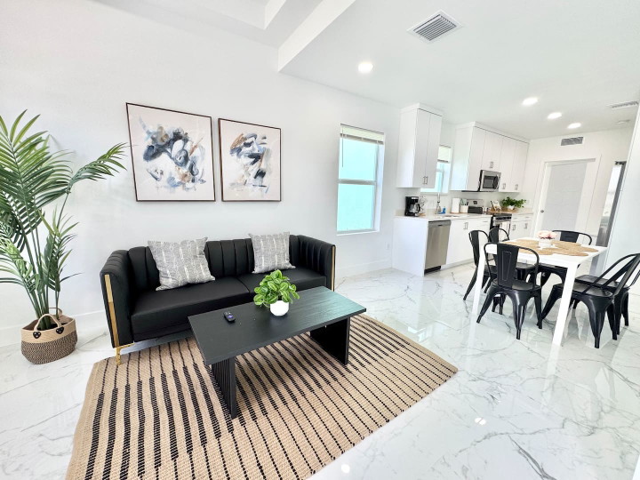 Luxury & Modern Townhouse In Boynton Beach - Boynton Beach, FL