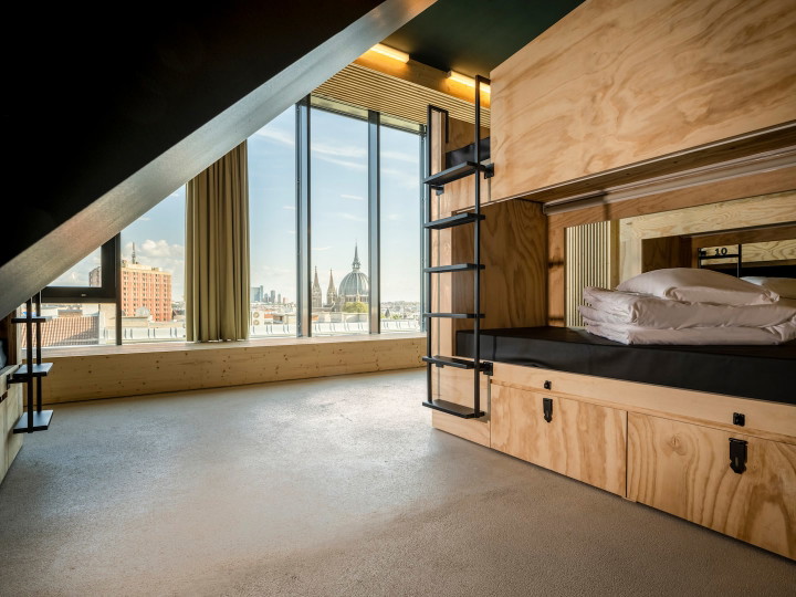 1 Bed In All-female 10-bed-dorm - Vienna