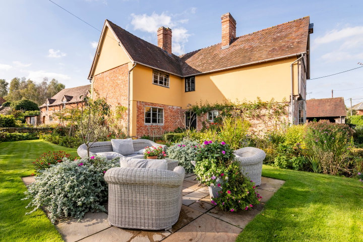 17thc Listed Farmhouse In Quiet Shropshire Hamlet. - Shropshire