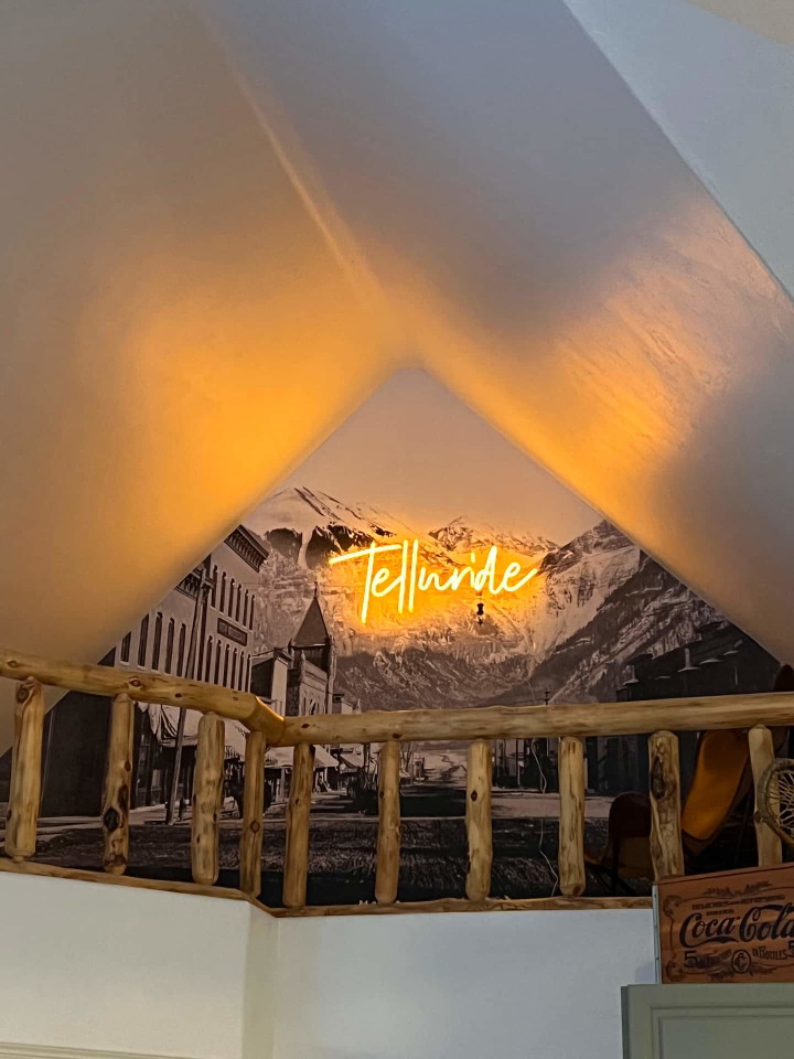 Luxe Telluride Basecamp 2br  W/fireplace And Deck - Telluride, CO