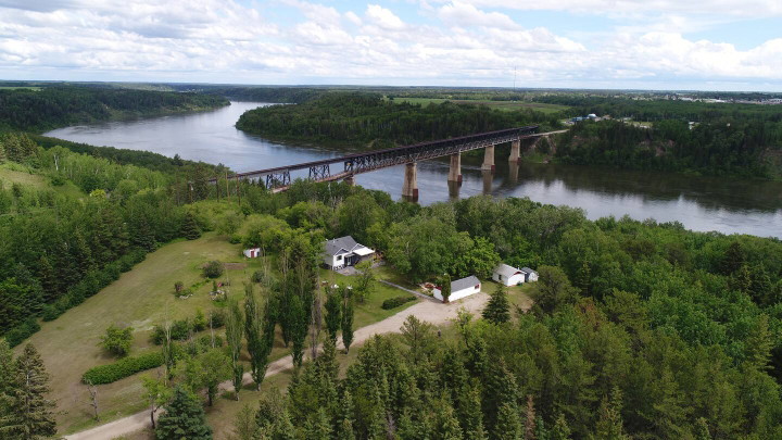 Brians Place Retreat & Resort (River View) - Nipawin