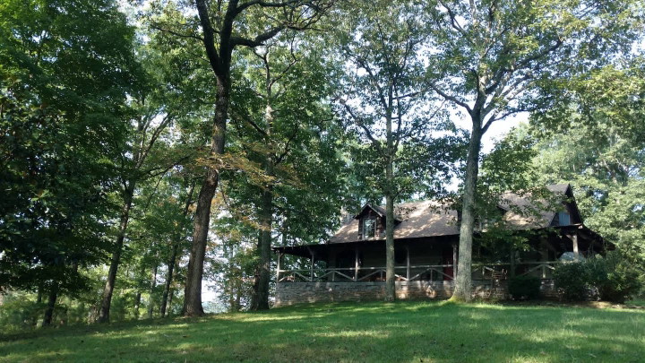 Writers Cabin 4br - Opt Hot Tub/hiking Trails - Fairview, TN