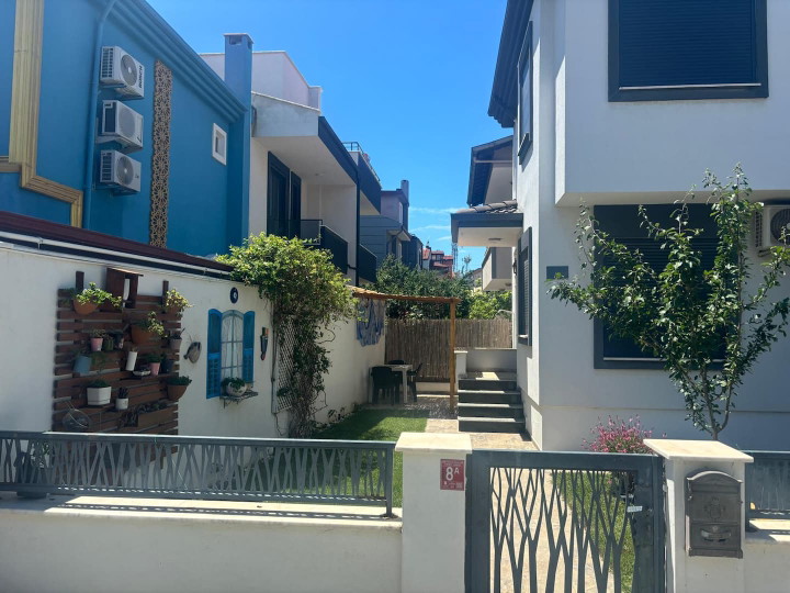 Denize 5 Dk Uzaklıkta, Bahçeli, Müstakil Villa - Burhaniye
