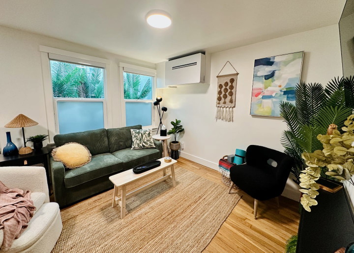 Just Renovated Apartment On Bustling College Ave - Oakland, CA