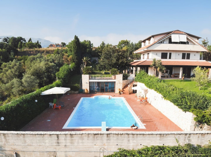 Villa Con Vista Panoramica - Italia