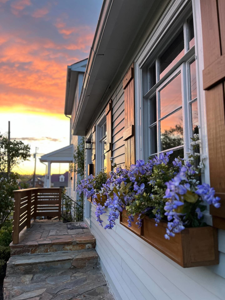 Retreat In Downtown Leesburg - Leesburg, VA