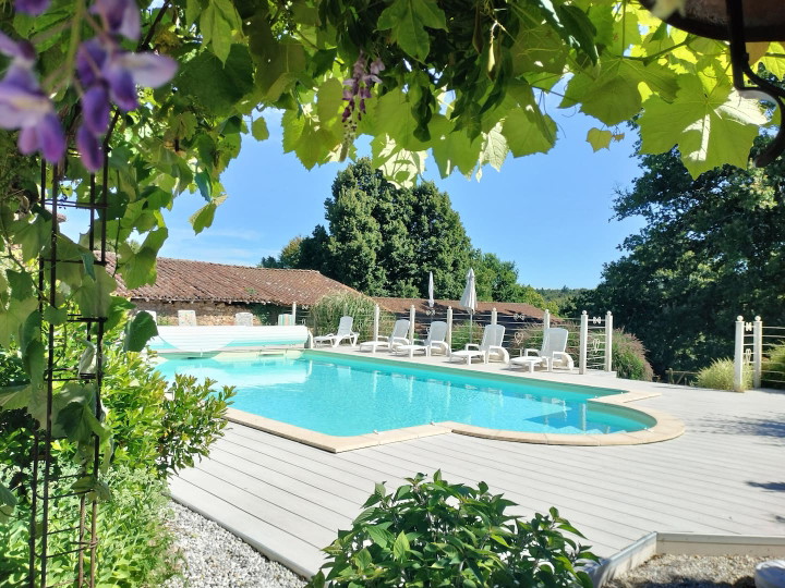 Le Petit Boudoir De La Besse - La Place Du Pierre - Nouvelle-Aquitaine