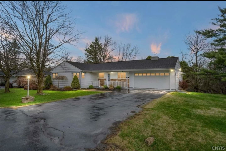 Cozy House On The Hill - Utica, NY
