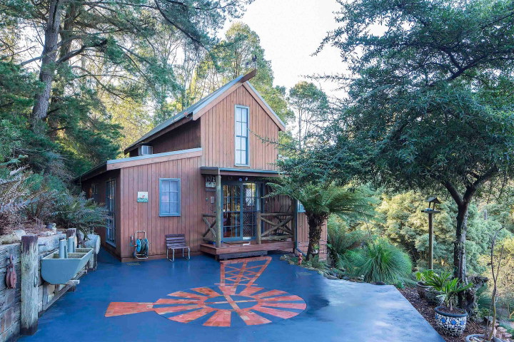 A Windmill Barn - Lilydale