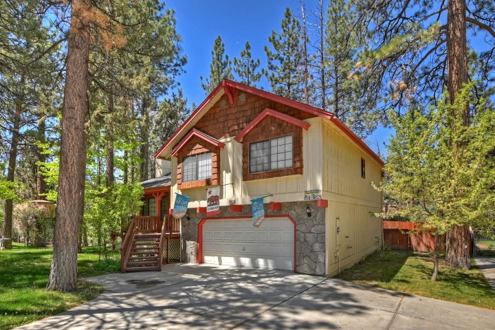 Fox Lodge: Spa! Game Room W/ Pool Table & More! - Big Bear Lake, CA