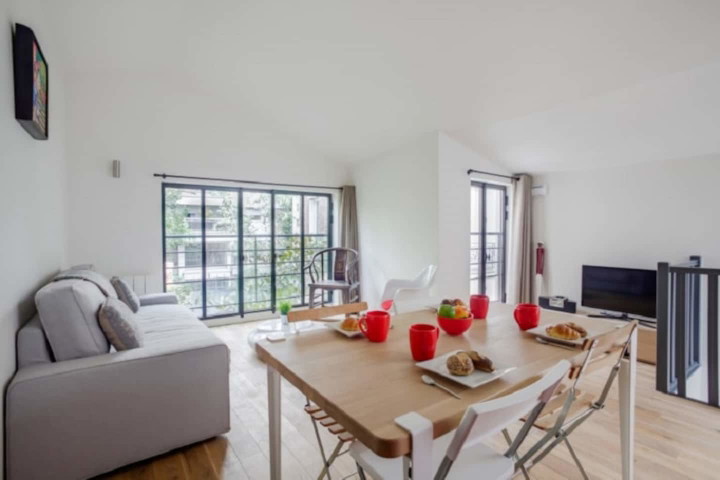 Très Bel Et Lumineux Appartement Au 16ème - Paris