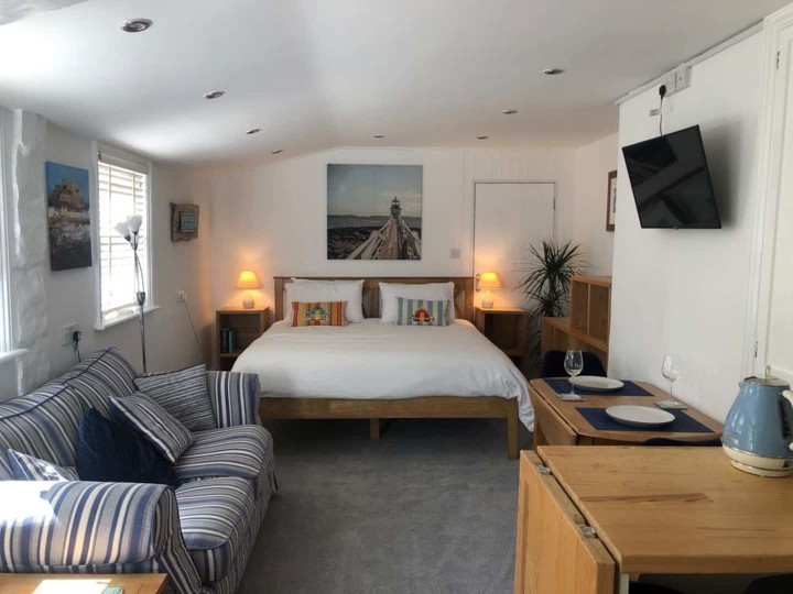 Cosy Studio Room In Stunning Beachside Location - Jersey