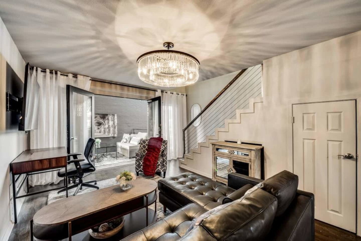 Second-floor Lakewood Loft With Serene Pool Views ,Spacious Interiors, And A Private Upstairs Loft. Enjoy A Prime Dallas Location With Stylish, Comfortable Living Spaces Perfect For Any Stay. - Farmers Branch
