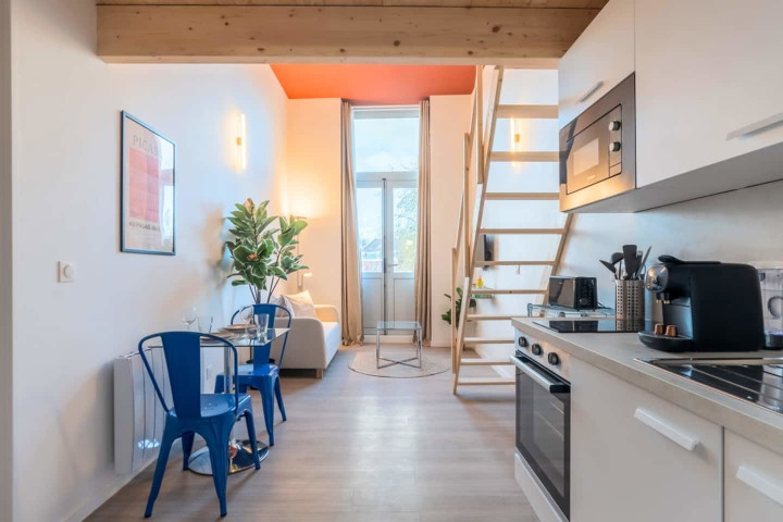 Studio Pour Deux En Mezzanine Avec Petit Balcon - Villeneuve-d'Ascq