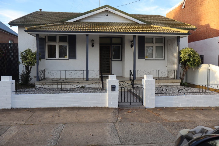 Neila On Goldsmith - Goulburn