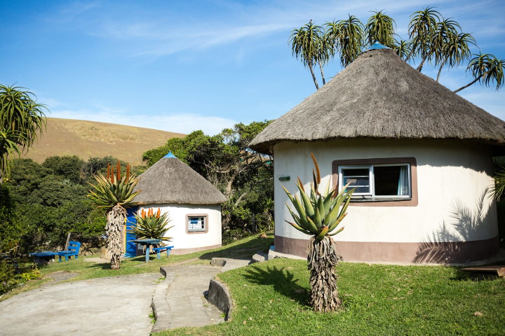 Traditional Thatched Private Rondavel 1 - Coffee Bay