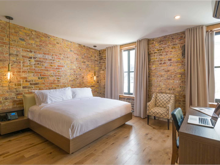 Refined Select Suite For 2 People - Quebec