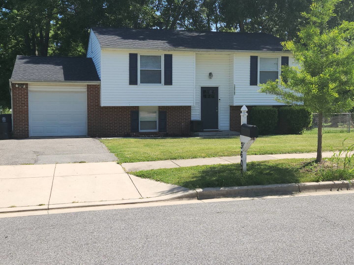 Newly Renovated  2 Bathroom 2 Bedroom Home - Waldorf, MD
