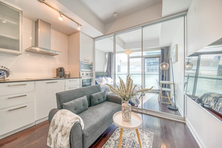 Fabulous Downtown Condo With Cn Tower And Lakeview - Toronto
