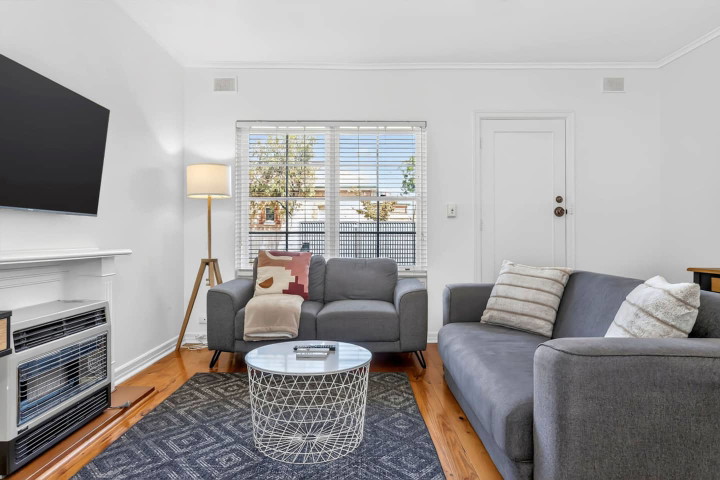 2 Min From Jetty Road! | 2br, Bbq, Study, 6 Guests - Glenelg