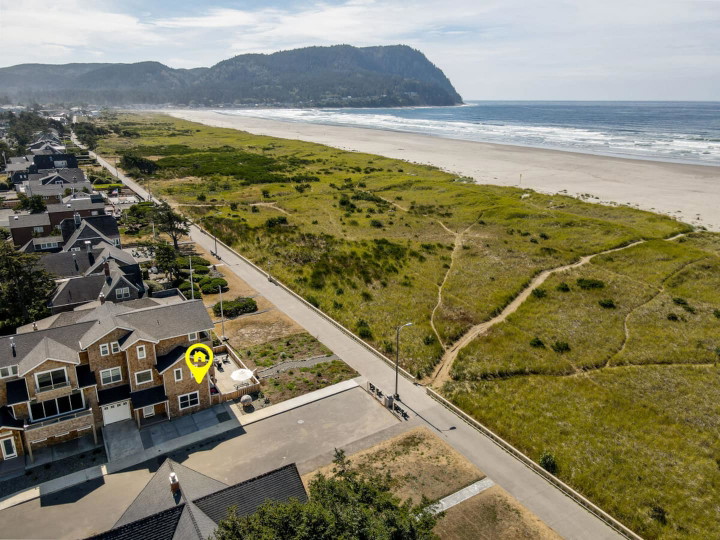 Oceanfront In Seaside: 2 Kings, Patio + Fire Pit - Gearhart, OR