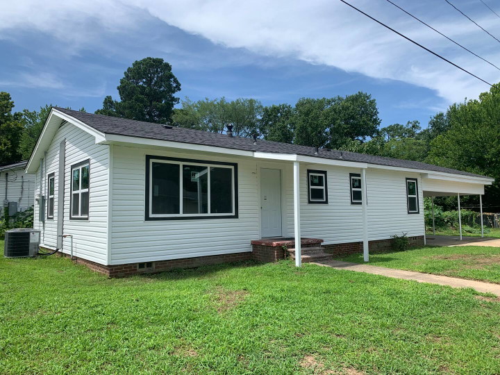 Cozy Home Near Downtown - Mount Pleasant, TX