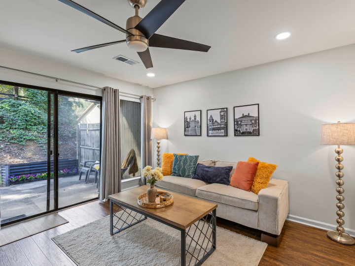 Stylish Gameday Condo In Auburn! - Auburn, AL