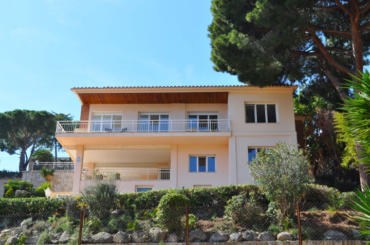 Mediterranean Villa Near The Sea - El Masnou