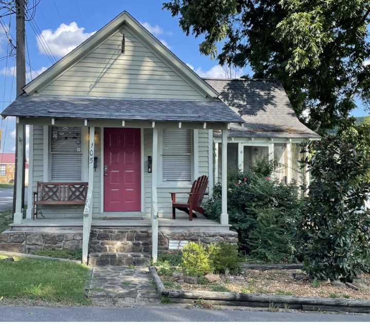 Main Street Cottage In Downtown Heber Springs - Heber Springs, AR